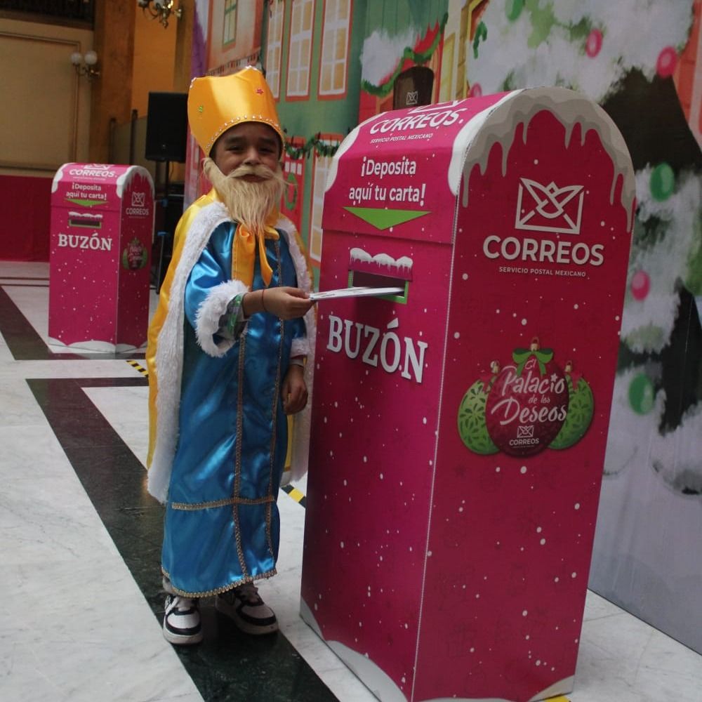 Envía la carta de Reyes Magos y Santa Claus desde el hermoso Palacio de ...